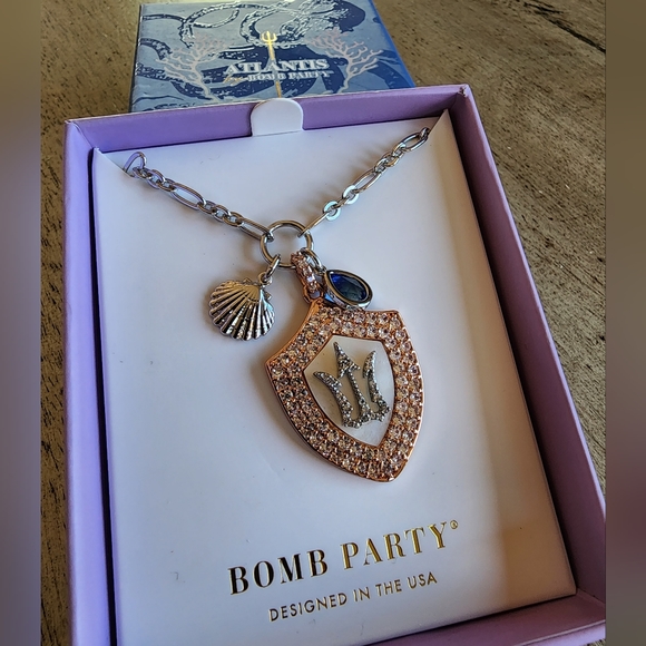 Bomb Party | Jewelry | Bomb Party Atlantis Treasure Found Necklace ...